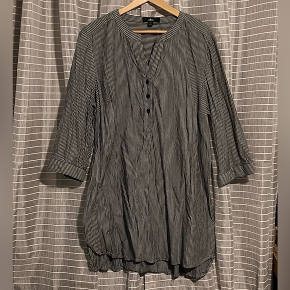 ellos | Tops | Ellos L 4 Button Top | Poshmark